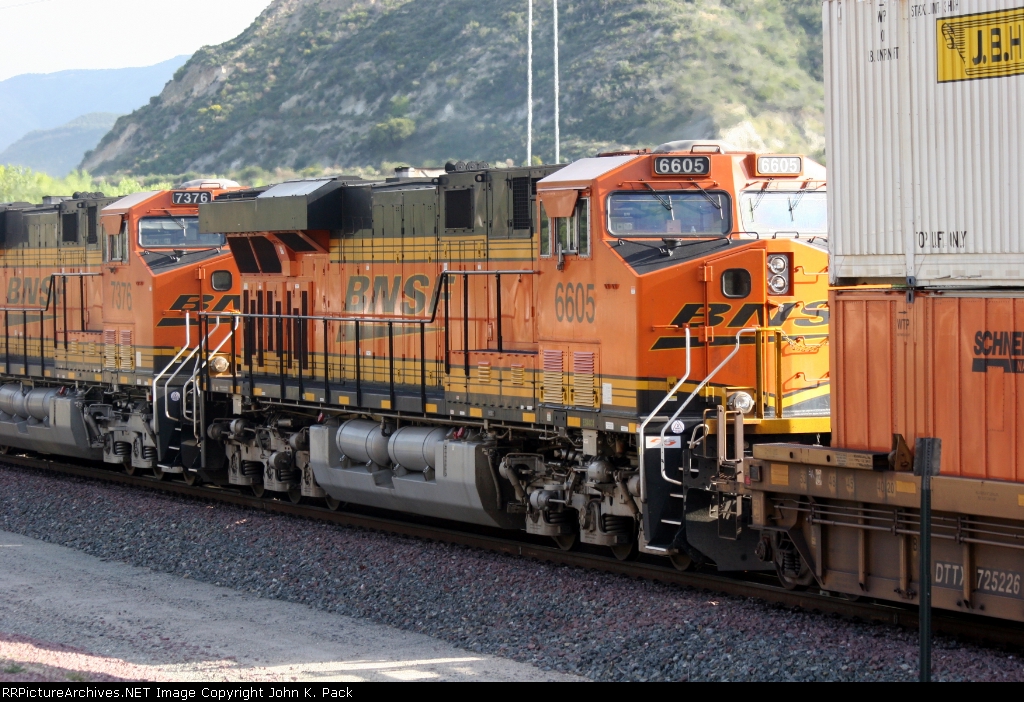 BNSF 6605